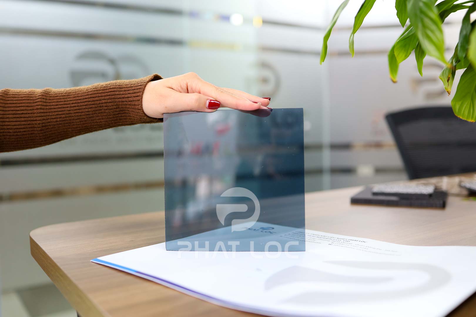 Mái Che Poly Là Gì? Ưu Nhược Điểm Của Mái Polycarbonate & Báo Giá Mới ...